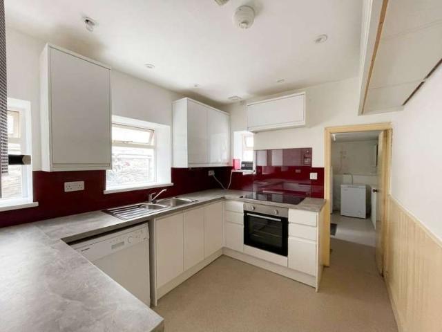 6 Bedroom Property