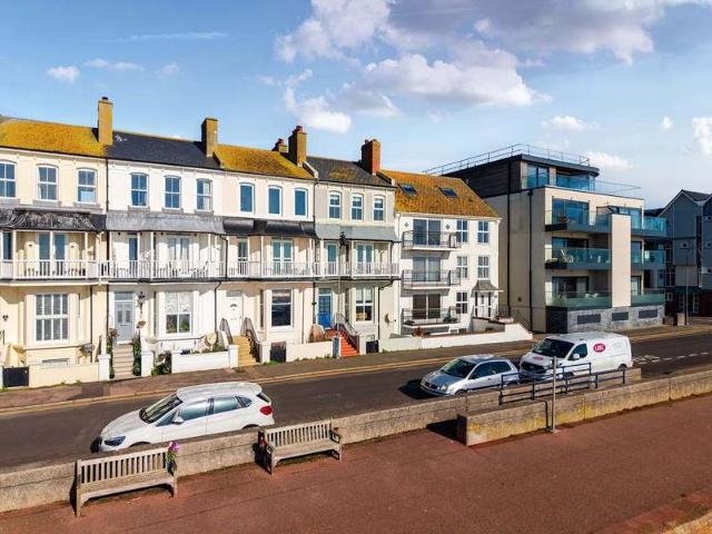 6 Bedroom Property