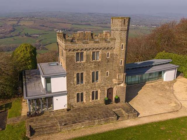 6 Bedroom Property