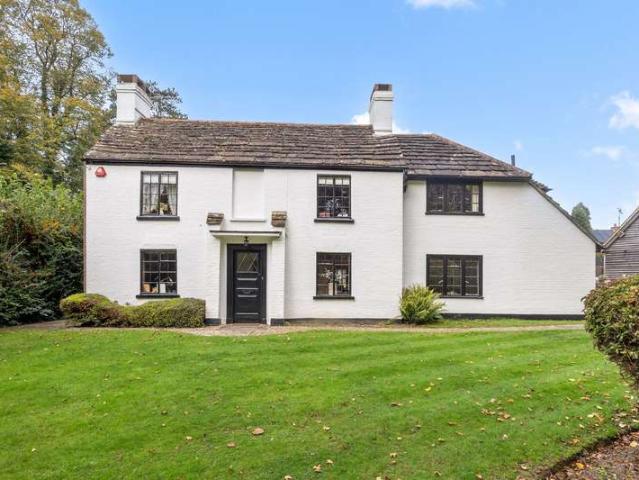6 Bedroom Property