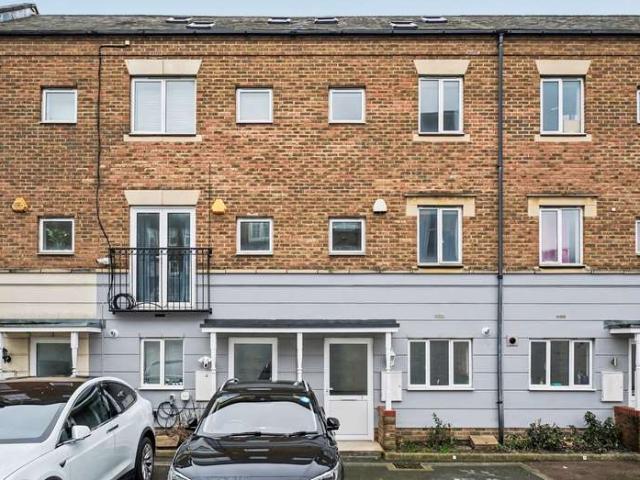 5 Bedroom Property