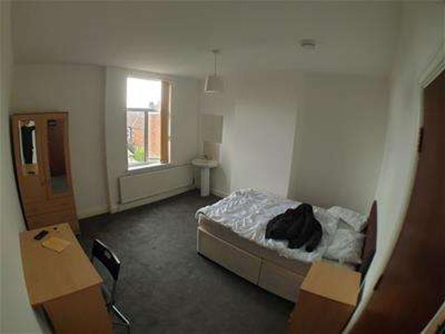 6 Bedroom Property