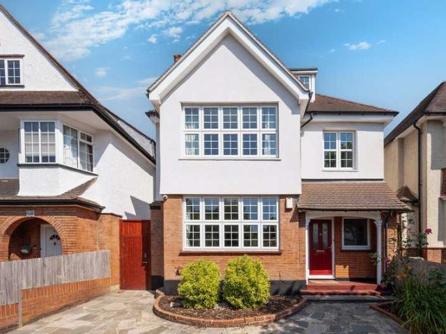 6 Bedroom Property