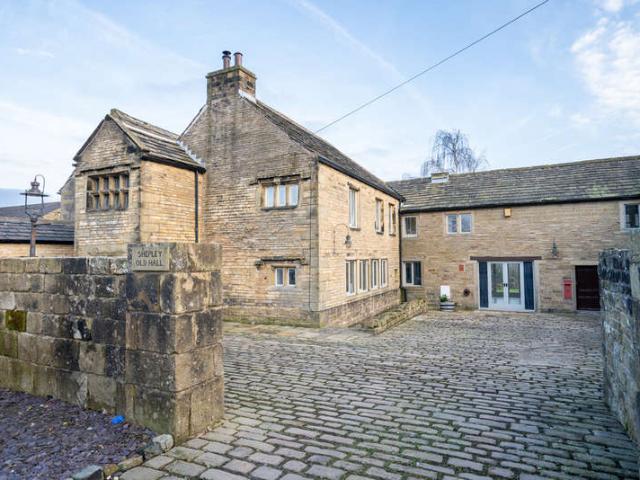 6 Bedroom Property