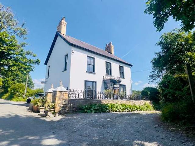 5 Bedroom Property