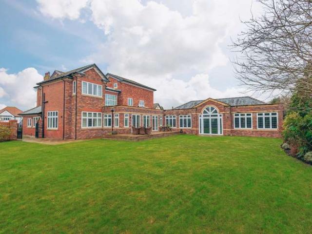 6 Bedroom Property