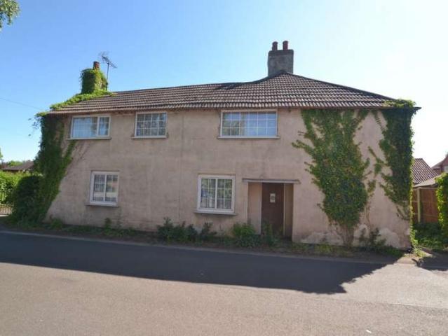 6 Bedroom Property