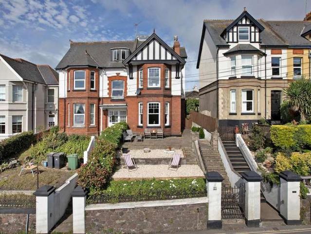 6 Bedroom Property