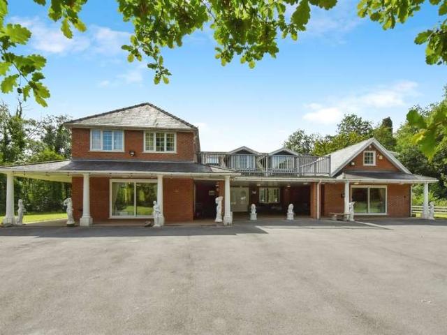 6 Bedroom Property