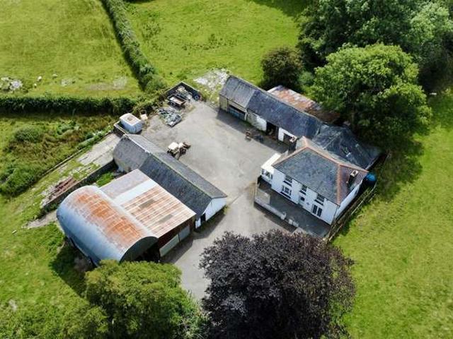 6 Bedroom Property