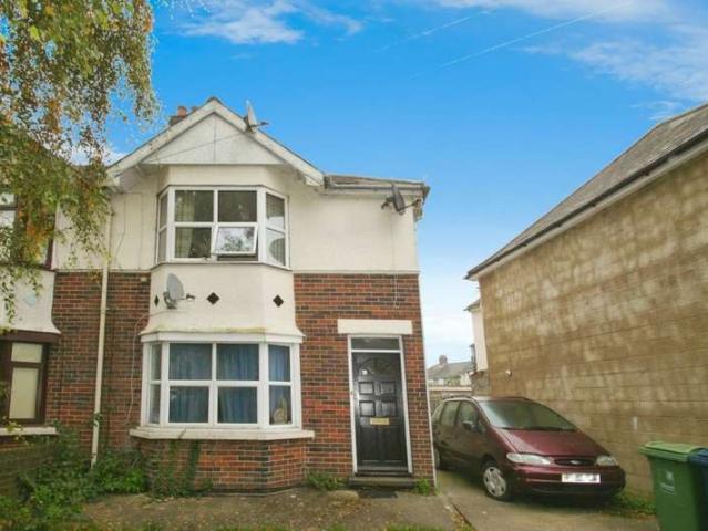 6 Bedroom Property