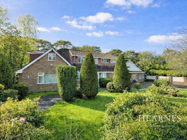 6 Bedroom Property