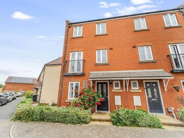 6 Bedroom Property