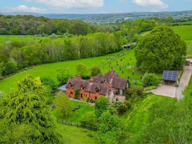 6 Bedroom Property