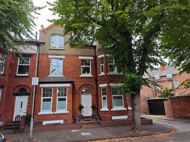 6 Bedroom Property