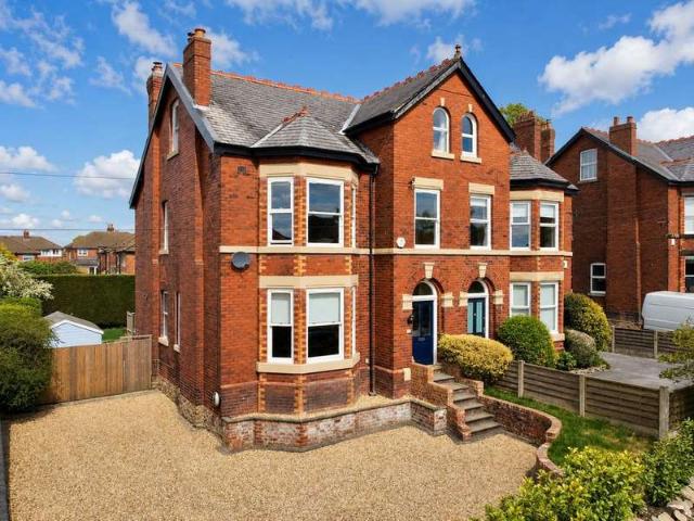 6 Bedroom Property