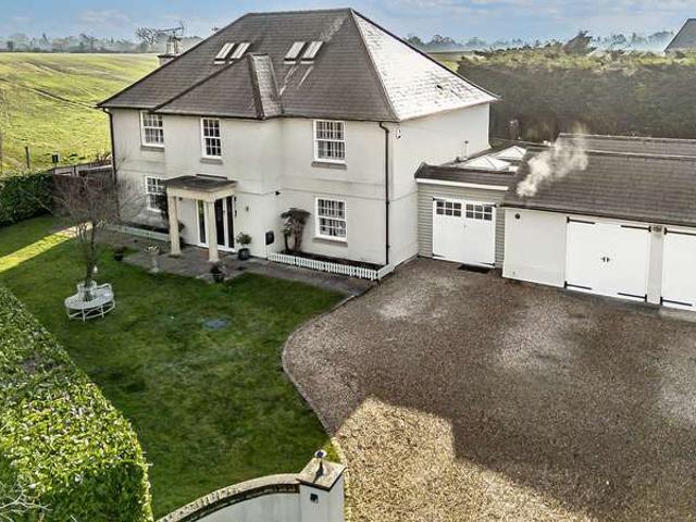 6 Bedroom Property