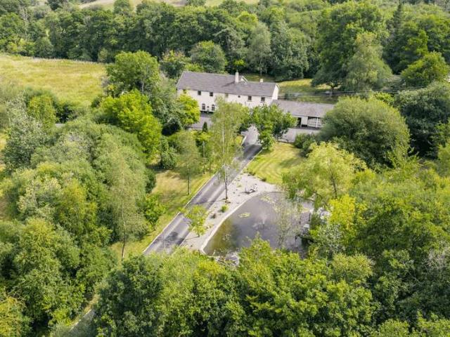 6 Bedroom Property