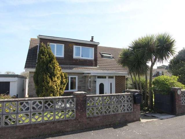 6 Bedroom Property