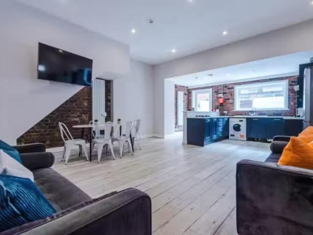 6 bedroom property for rent in 28 Esher Road, Liverpool, L6