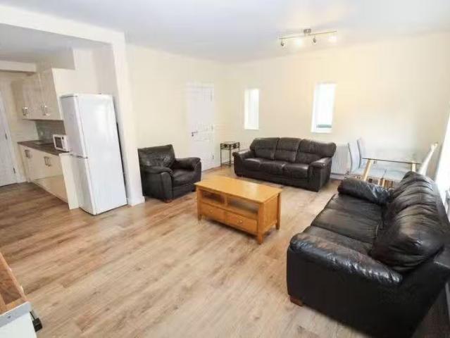 6 bedroom property for rent in Columbia Road, Bournemouth, BH10