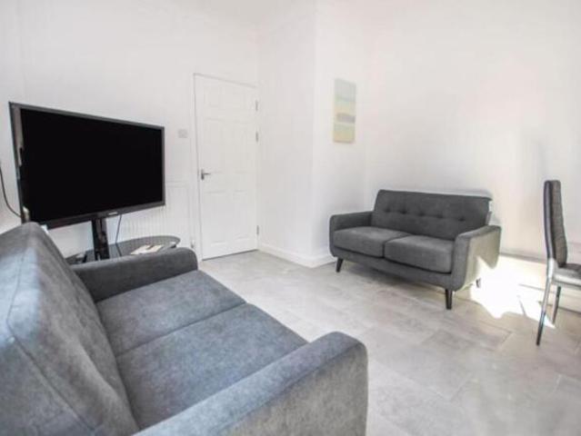 6 bedroom property for rent in Capstone Road, Bournemouth, BH8