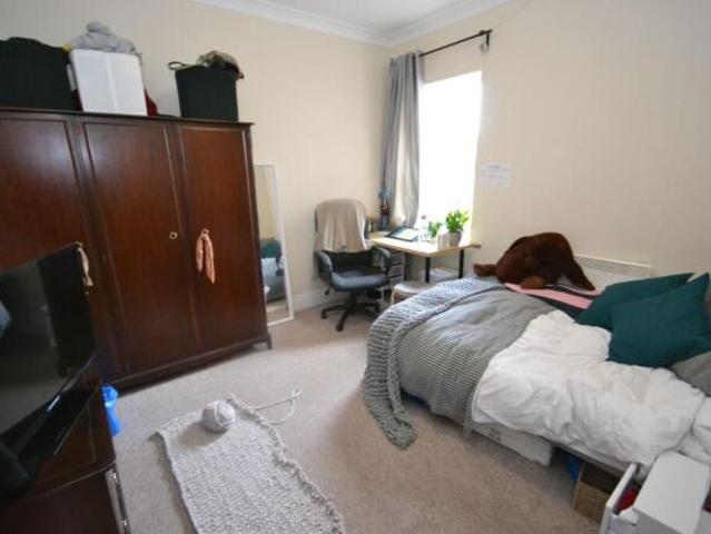 6 bedroom semi detached house for rent in Erleigh Road, Reading, RG1