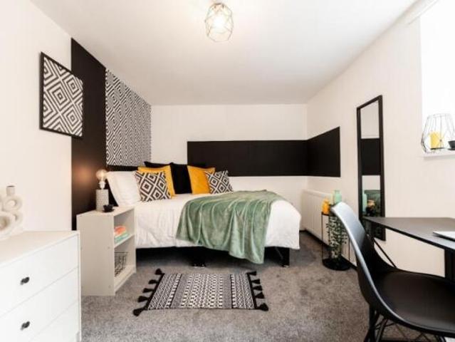 6 bedroom property for rent in Headingley Avenue, Headingley, Leeds, LS6