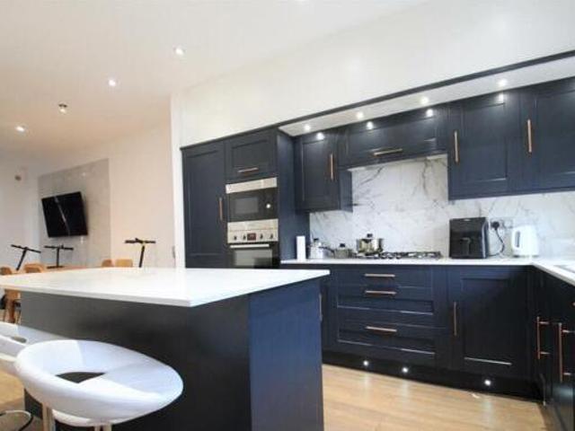 6 Bedroom Property For Rent In Headingley, Leeds