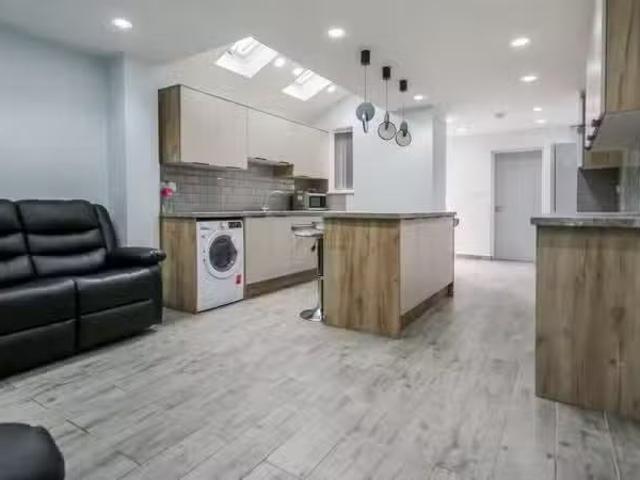 6 bedroom property for rent in Hubert Road, Selly Oak, Birming.