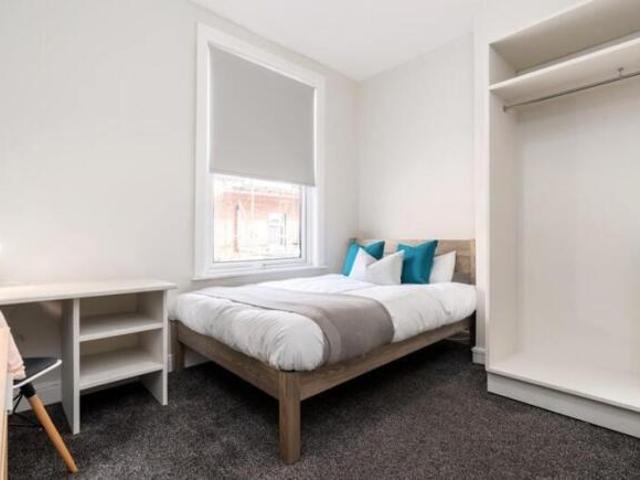 6 bedroom property for rent in Norwood Terrace, Hyde Park, Leeds, LS6