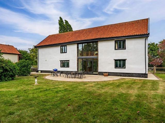 6 bedroom property for sale