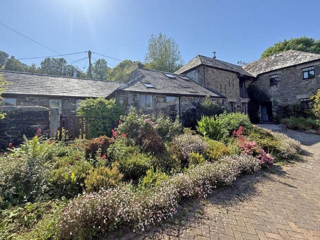6 bedroom property for sale