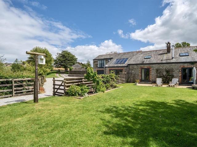 6 bedroom property for sale