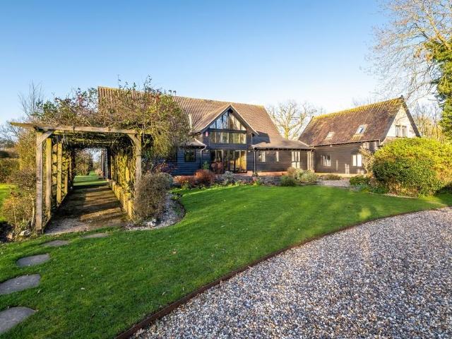 6 bedroom property for sale