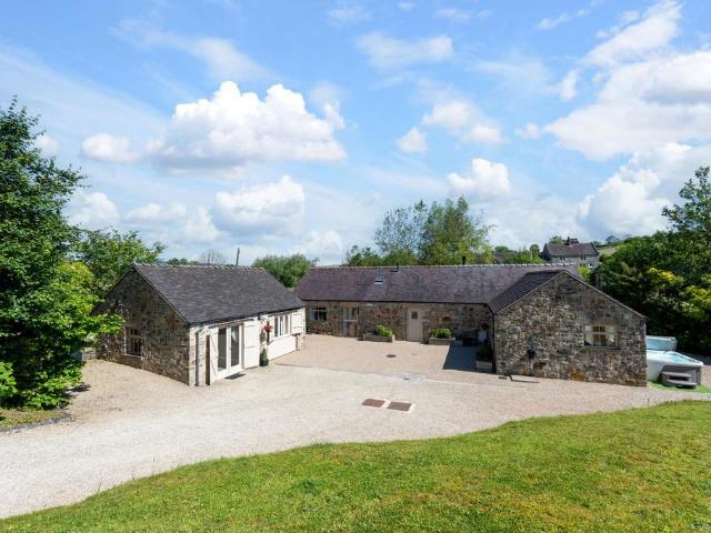 6 bedroom property for sale