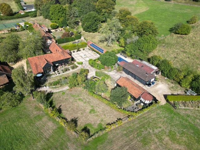 6 bedroom property for sale