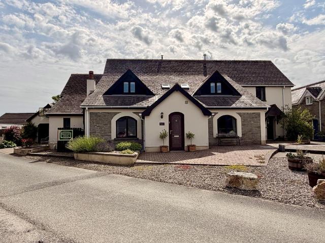6 bedroom property for sale