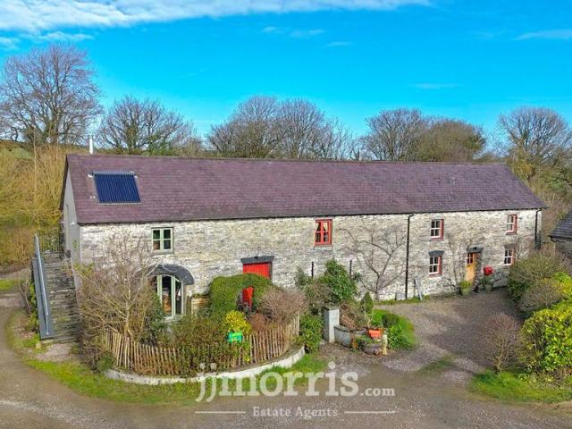 6 bedroom property for sale