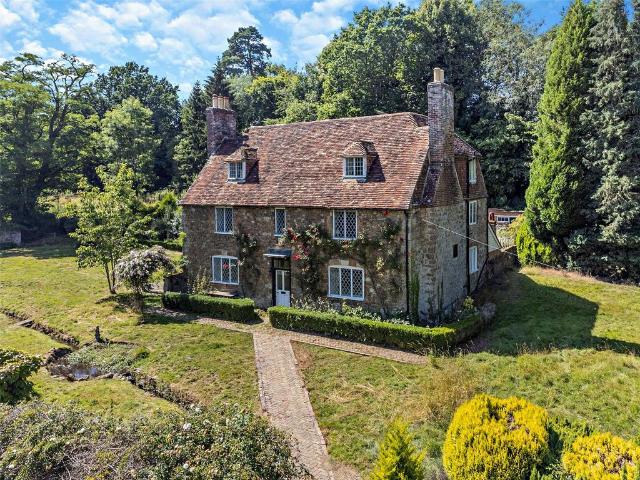 6 bedroom detached house for sale