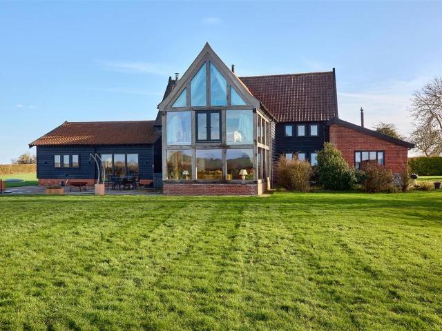 6 bedroom property for sale