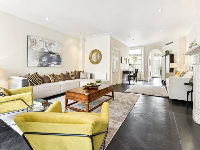 6 bedroom property in Chesterfield Hill, Mayfair, London, W1J £21,666 pcm | Chestertons