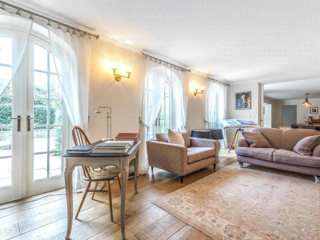 6 bedroom property in Archway Street, Barnes, London, SW13 £15,000 pcm | Chestertons