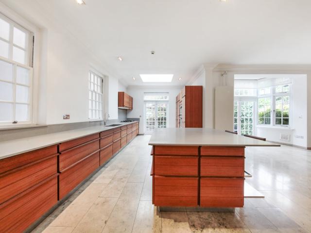 6 bedroom property in Hamilton Terrace, St John's Wood, London, NW8 £22,500 pcm | Chestertons