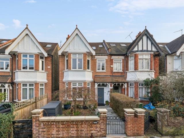 6 bedroom property in Madrid Road, Barnes, London, SW13 £12,500 pcm | Chestertons