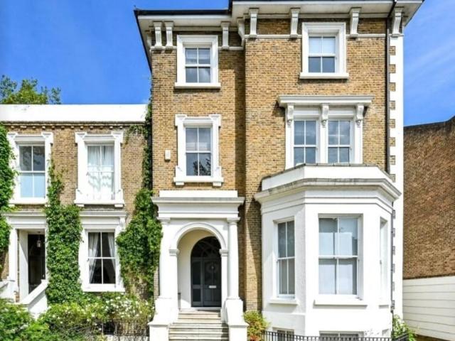 6 bedroom property in Mill Plat, Isleworth, TW7 £8,000 pcm | Chestertons