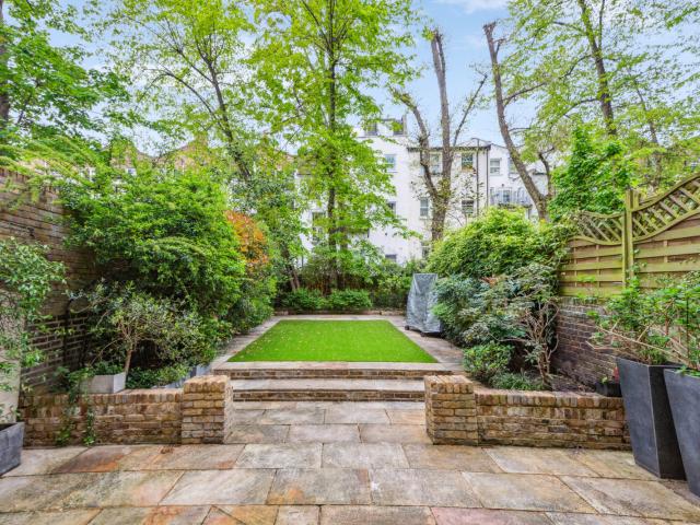 6 bedroom property in Russell Road, London, W14 £17,333 pcm | Chestertons