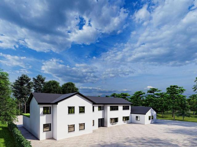 6 bedroom property with land for sale