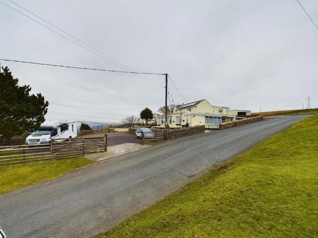 6 bedroom property with land for sale