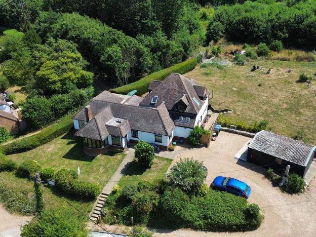 6 bedroom property with land for sale